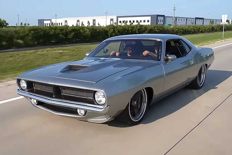 Video: Joe Rogan's 750hp 1970 Cuda